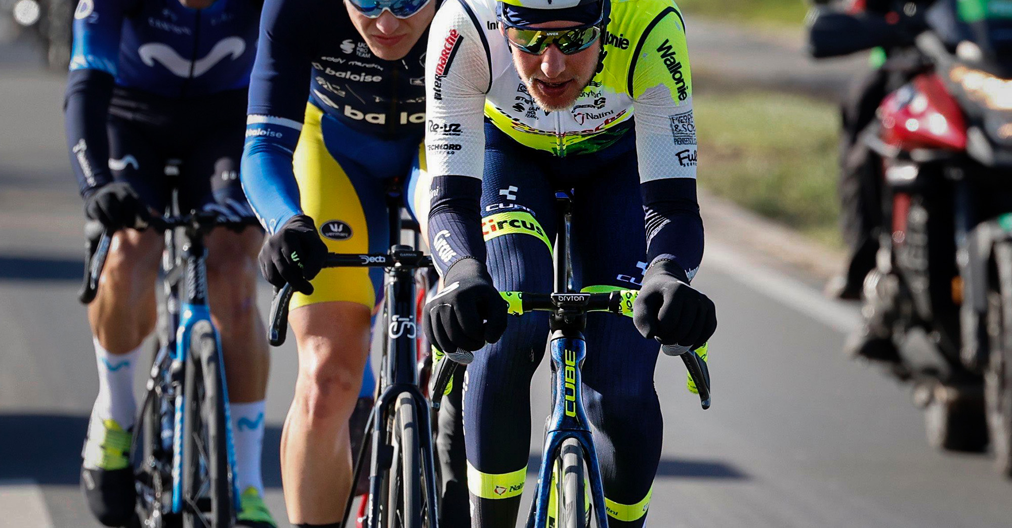 Aero návleky Taca van der Hoorna dokazujú dieru v pravidlách UCI pre ...